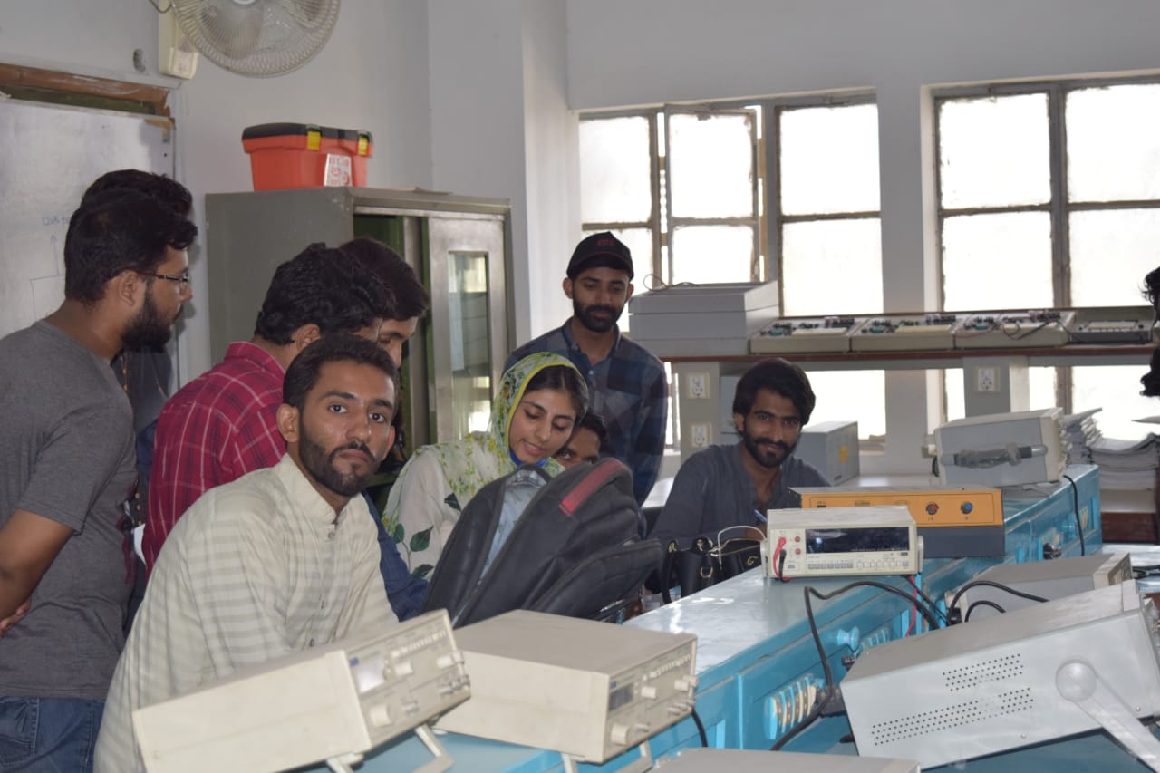 Instrumentation & Measurement Lab – Dawood University of Engineering ...
